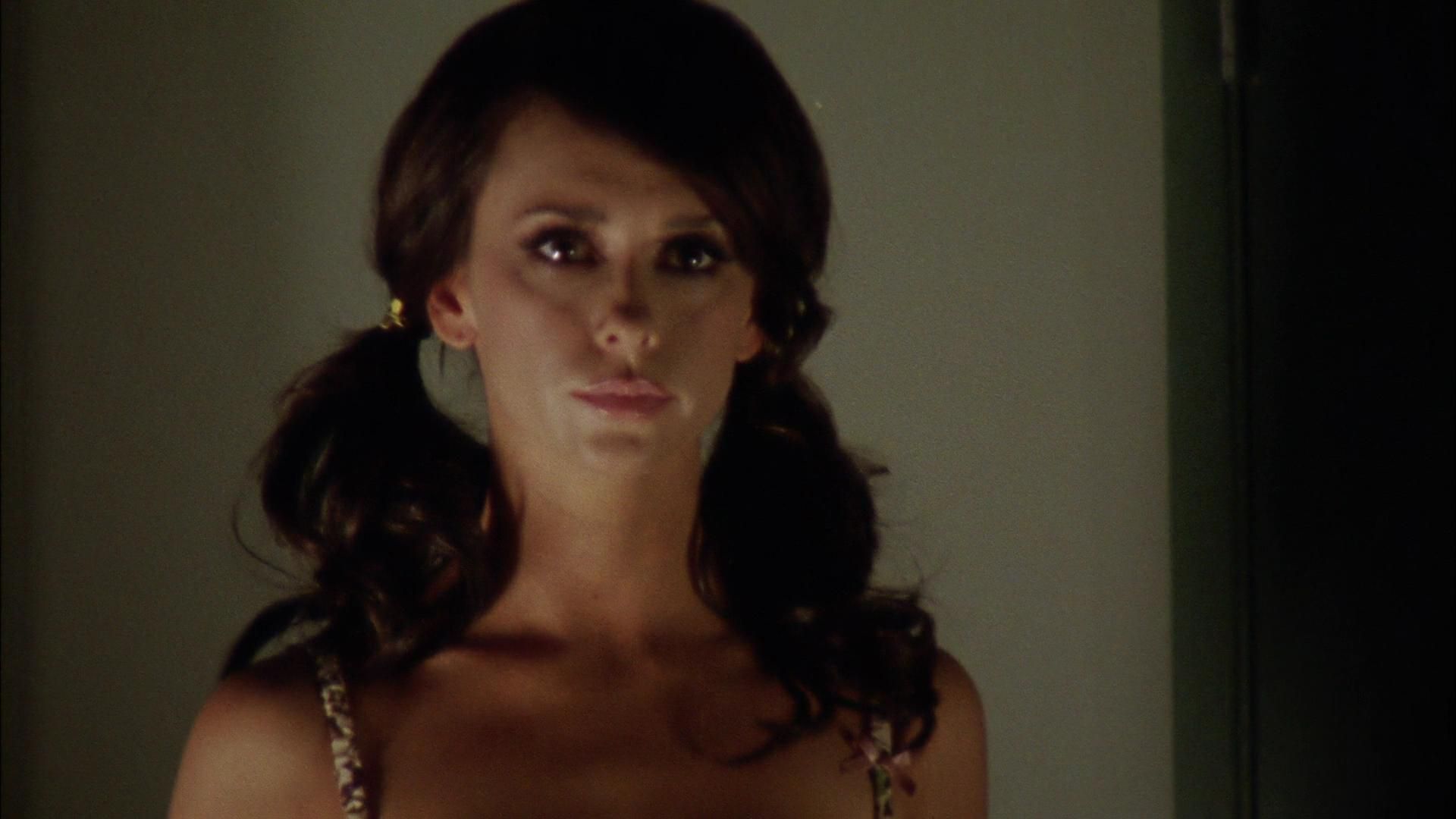 MOVIE SCREENCAPTURES: BLU-RAY - 2010-TheClientList-0661 - Jennifer Love ...